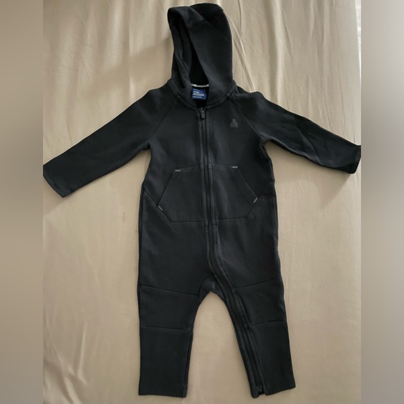 GAP | One Pieces | Gap Fit 218 Month Black One Piece Zipper Outfit ...